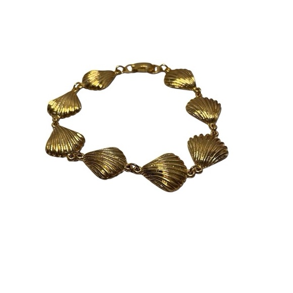 SJ | Jewelry | Sj Jewelry Gold Tone Shell Bracelet | Poshmark